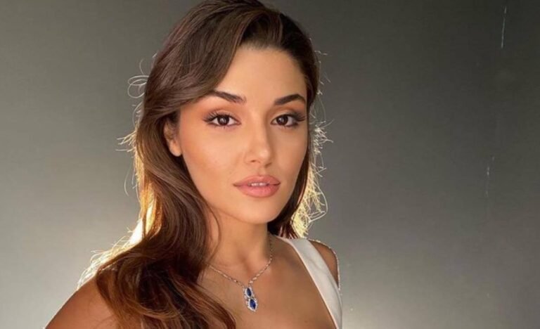 Hande Ercel is Named The Most Beautiful Woman of 2021 | Turkish Actors