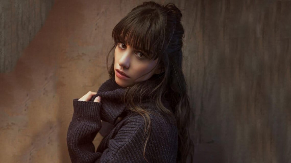 Ozge Gurel: From Kiraz Mevsimi TV Series to Successful Career | Turkish ...